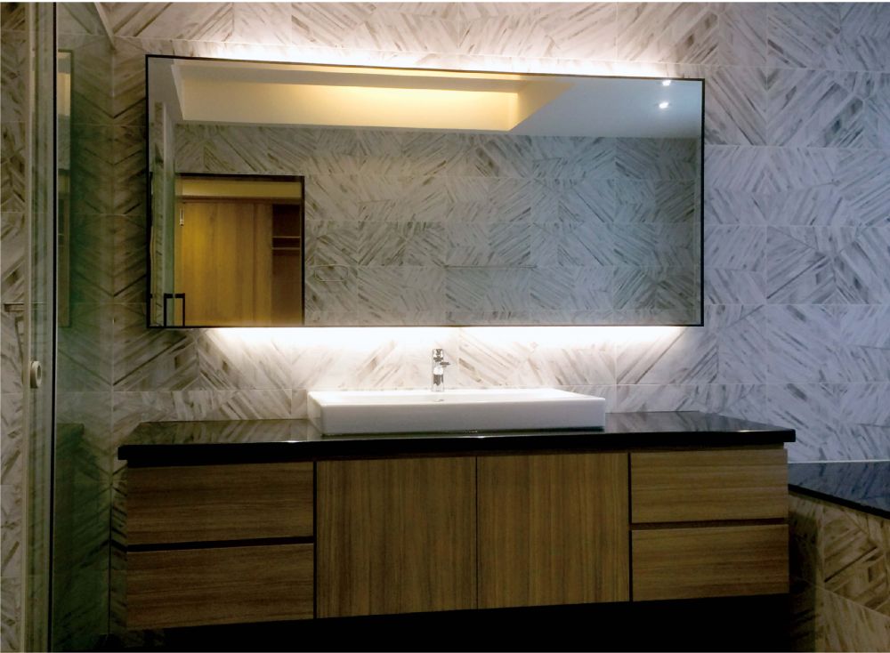 LED Rainbow Defogging Vanity Mirror (Customized) for Bathroom | JLA ...